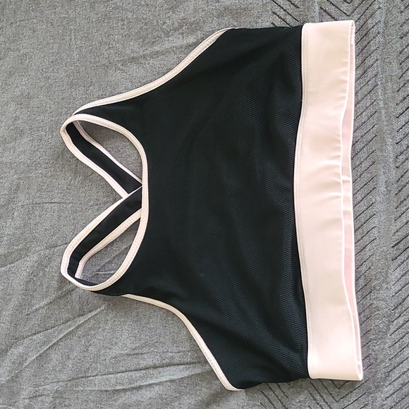 Fabletics | Intimates & Sleepwear | Fabletics L Bra | Poshmark